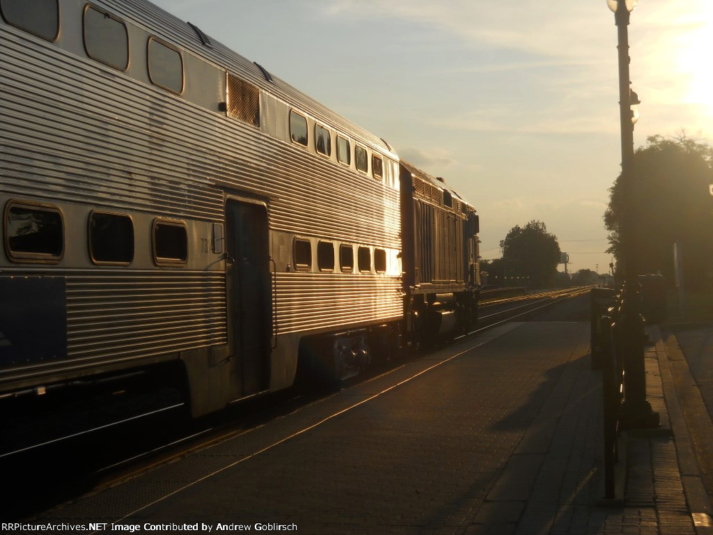 METX 110 leaves Itasca Station